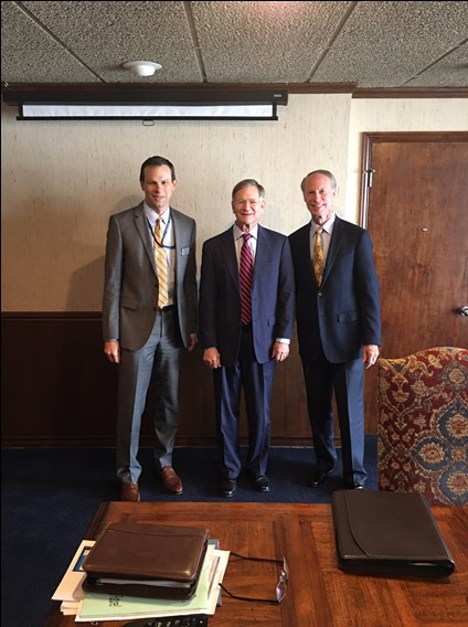 Congressman Lamar Smith visits Hallmark University - Hallmark University